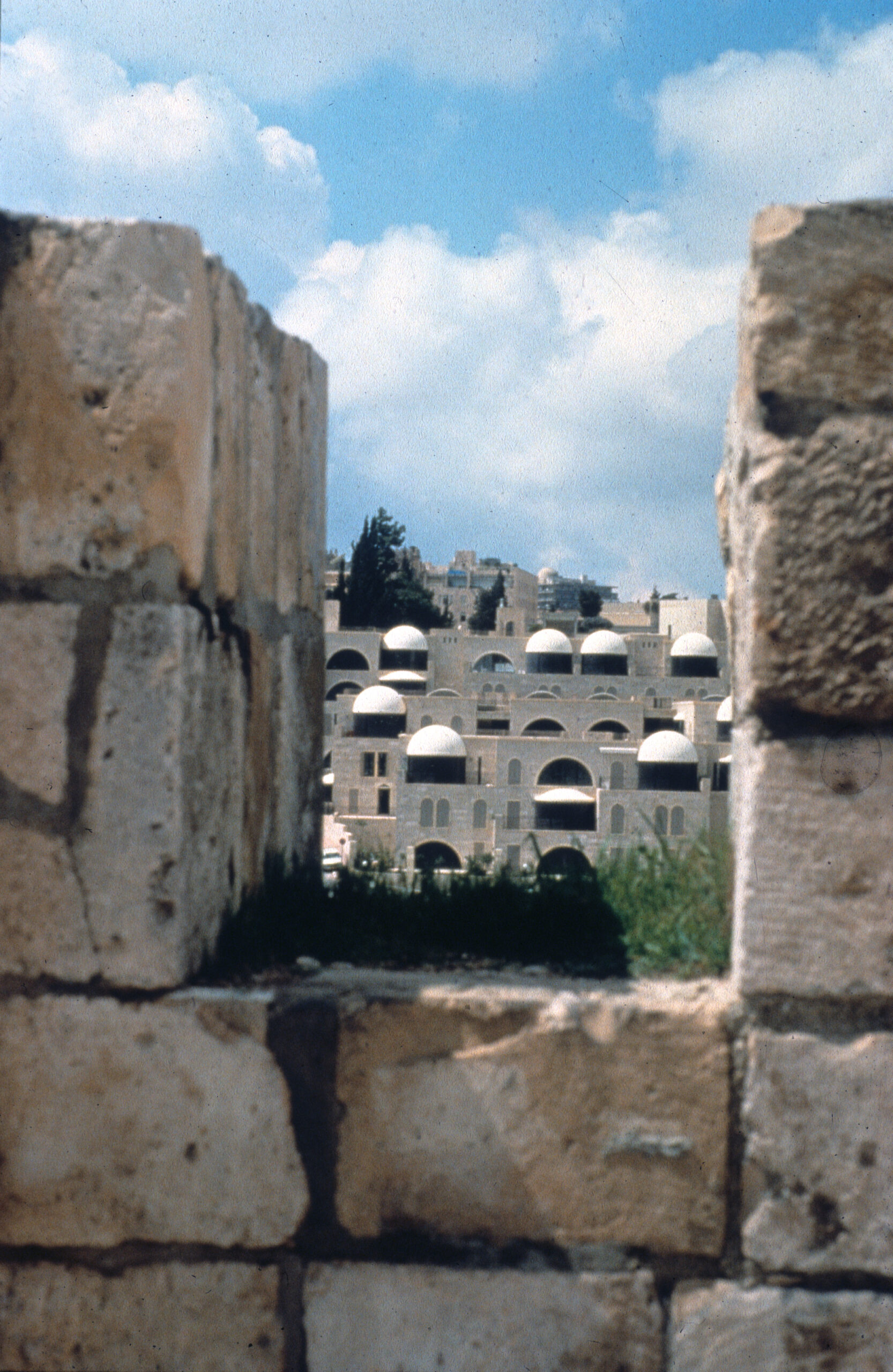 Moshe Safdie: If Walls Could Speak – DANIELLA ON DESIGN